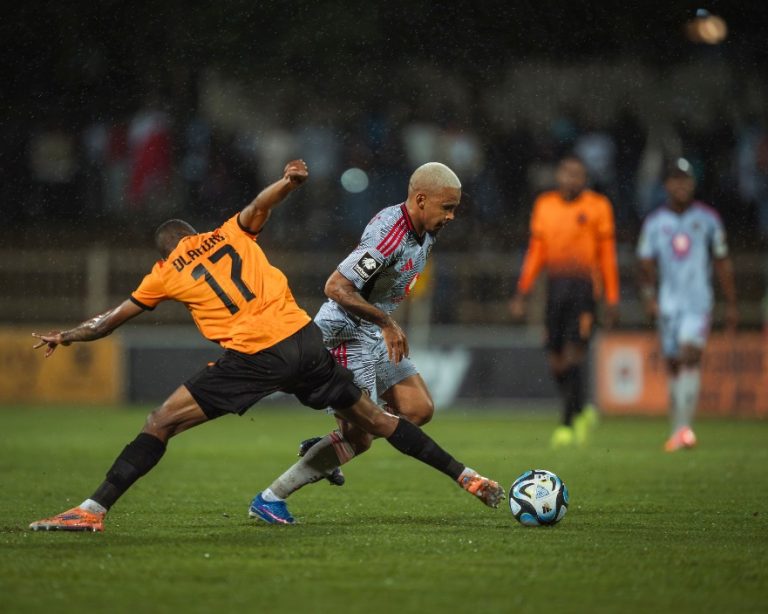 #BetwayPrem: Orlando Pirates strike late, Mamelodi Sundowns survive red ...